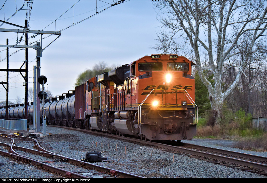 BNSF 9242